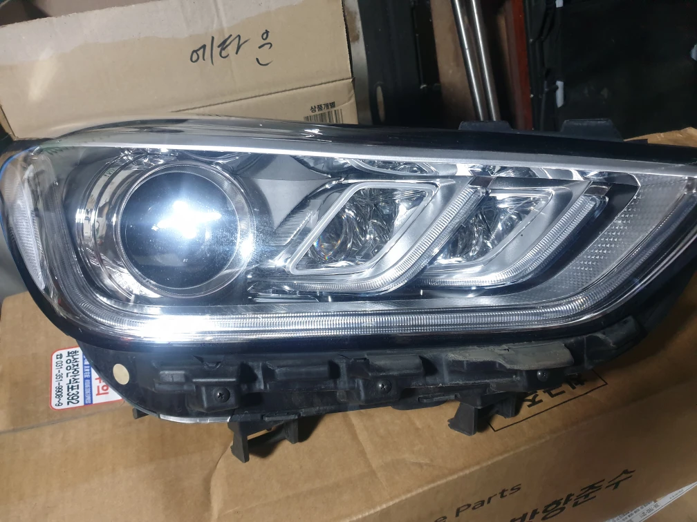eq900 풀LED 헤드라이트 운전석 팝니다. | 진북동 | 기타 중고물품 | 당근 중고거래