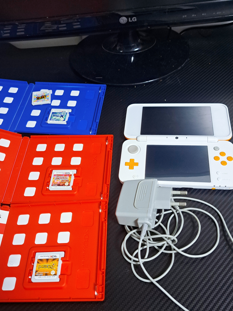 닌텐도 2ds xl와 칩4개판매 | 당근 중고거래