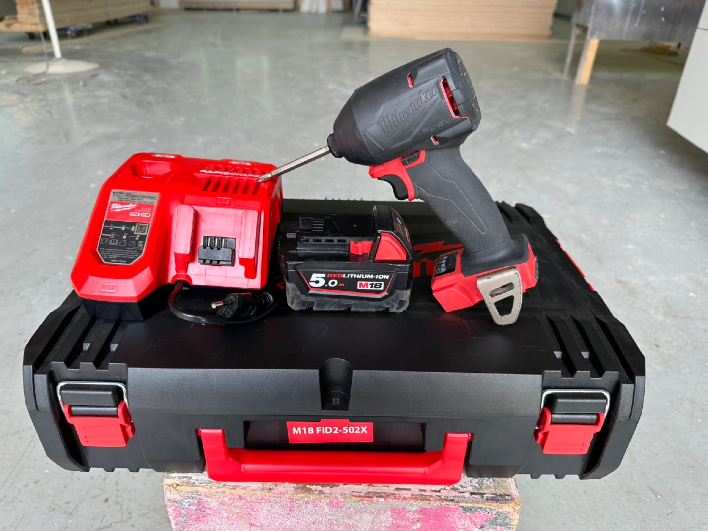 밀워키 임팩드릴 m18 fid2... | 당근 중고거래