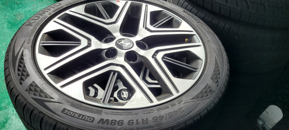 그랜저 GN7 19인치 휠 그랜... | 당근 중고거래