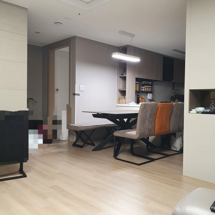 알마니 인출식 세라믹 식탁 당근 중고거래