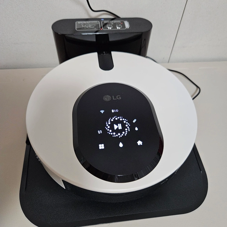 lg m9 오브제 물걸레 로봇청... | 당근 중고거래