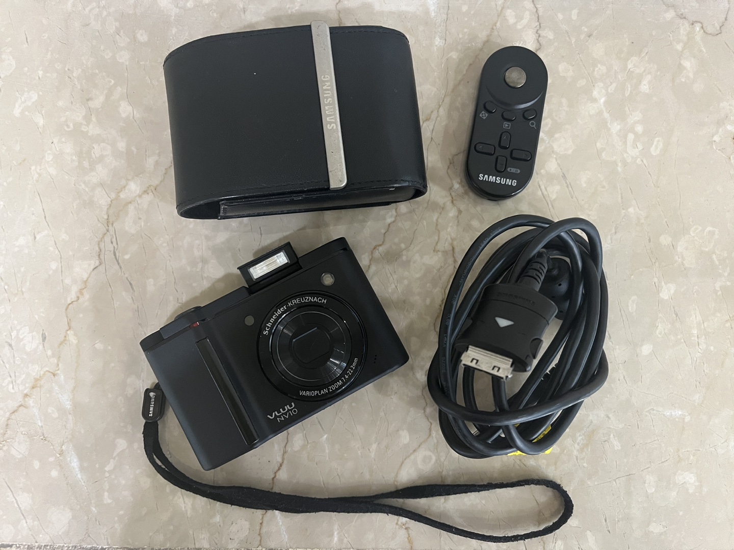 삼성 vluu nv10 플레쉬 항상 올라가있음 나머지 정상작동! 리모콘 메모리4기가 포함 | 디지털기기 | 당근 중고거래