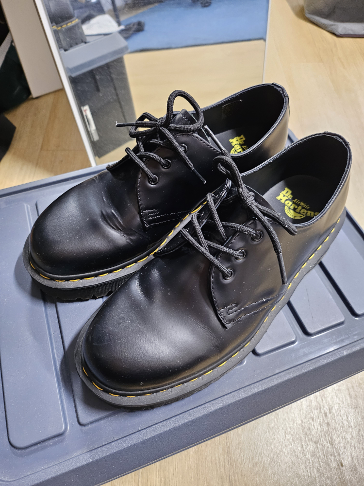 닥터마틴 1461 3홀 벡스 260 | 당근 중고거래