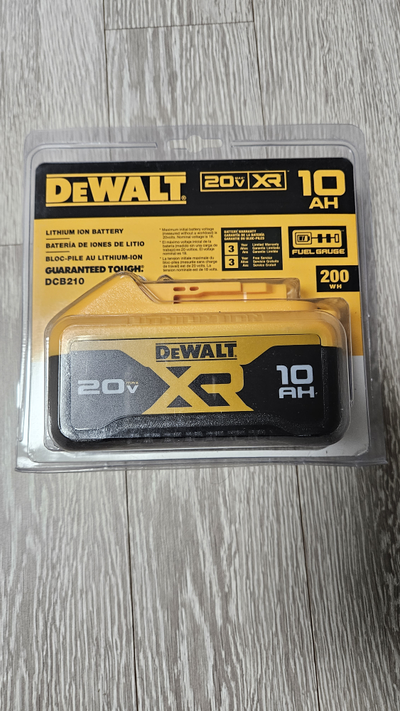 디월트 20v DCB210 10... | 당근 중고거래