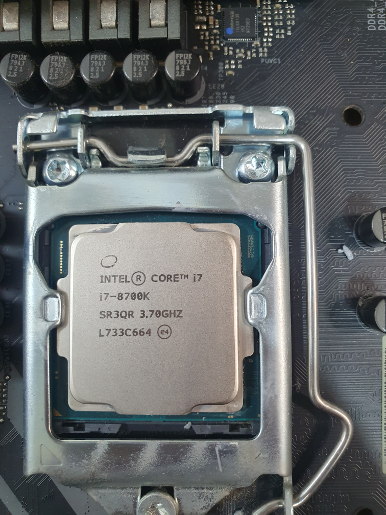 cpu i7 8700k 써모랩 ... | 당근 중고거래