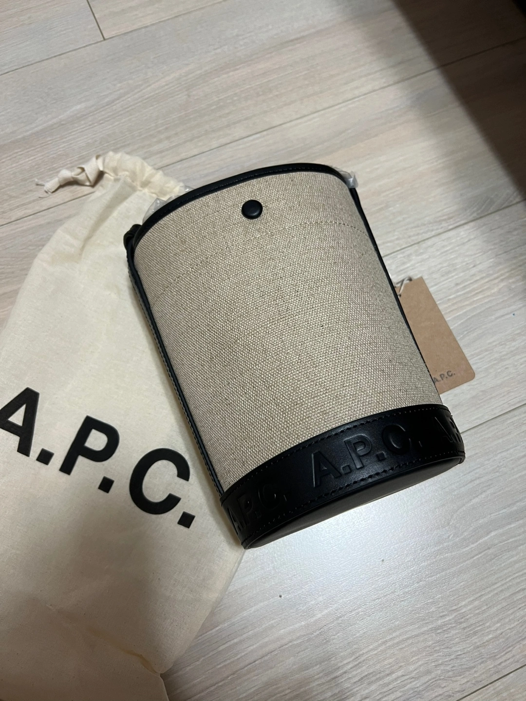 아페쎄 apc 헬렌 버킷백 블랙... | 당근 중고거래