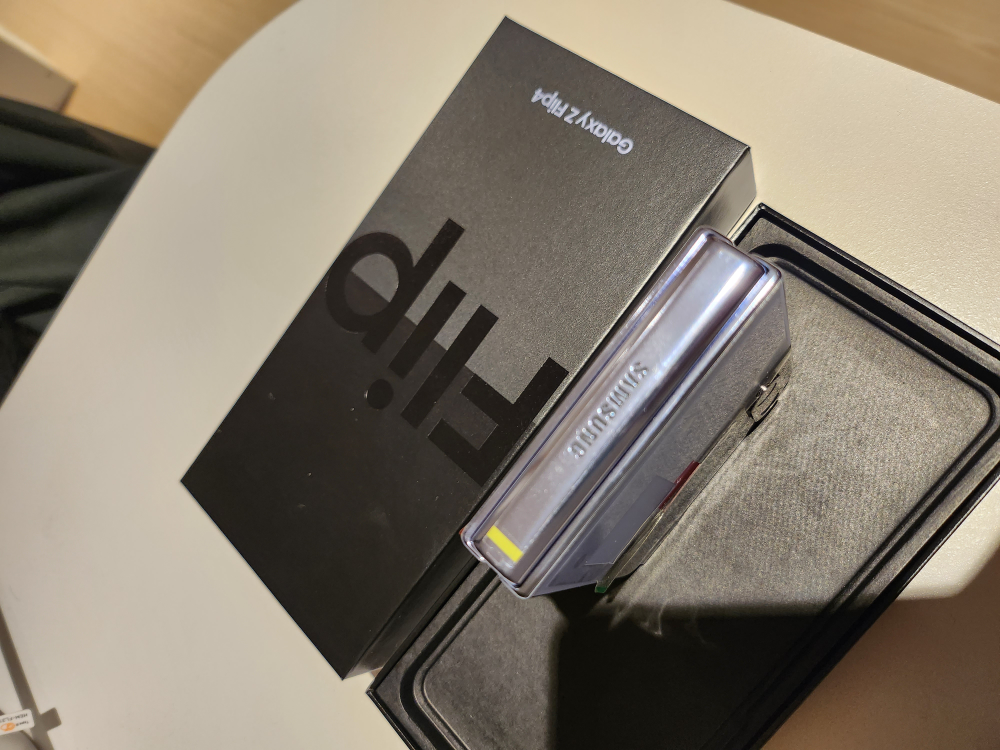 Z플립4 256G 초S급 유심기... | 당근 중고거래