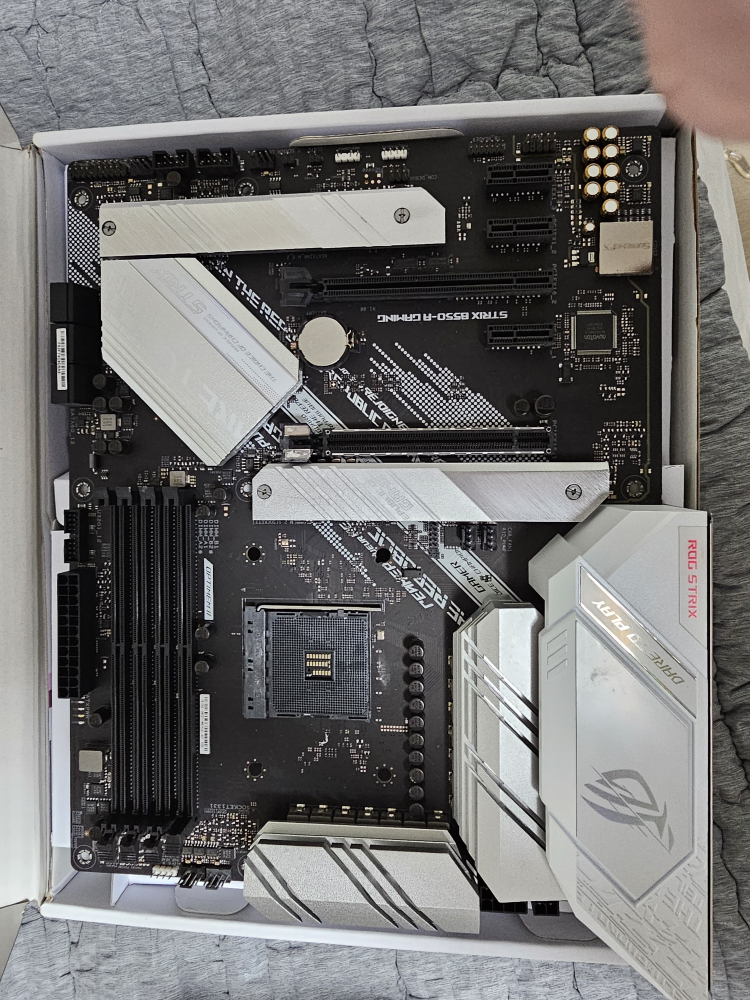 b550 asus rog str... | 당근 중고거래