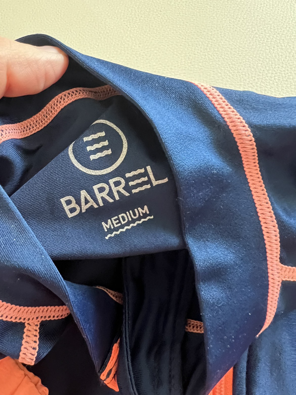 배럴 지퍼 래시가드 M사이즈 | 스포츠/레저 | 당근 중고거래