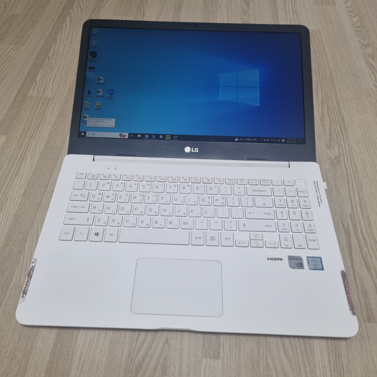 LG 울트라 노트북 화이트 15인치 램16기가 15U570 2017년형 | 디지털기기 | 당근 중고거래