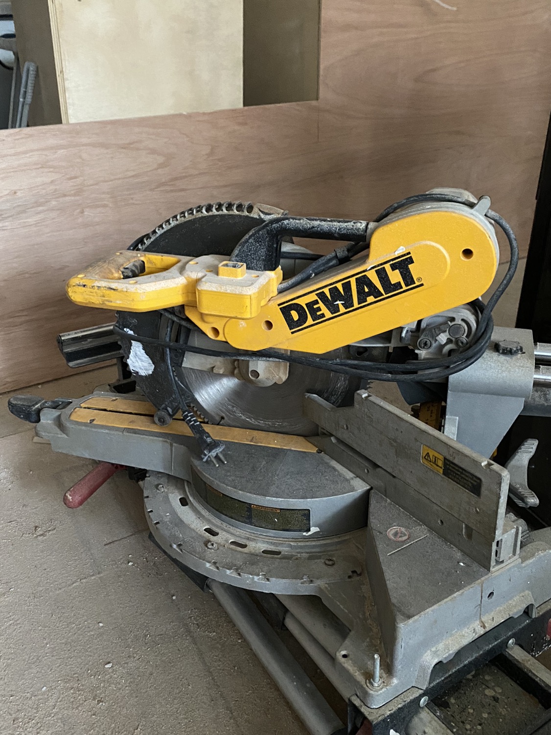 디월트 dws780 | 역촌동 | 가구/인테리어 | 당근 중고거래