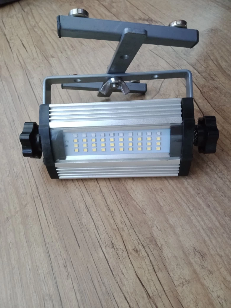 자석 LED 작업등 투광기 캠핑... | 당근 중고거래