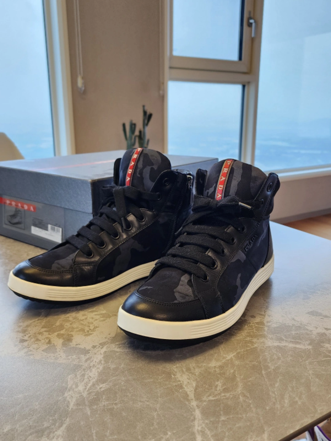 프라다 PRADA 남성 하이탑 스니커즈[정품. 박스 풀구성. 상태최상] | 백석동 | 남성패션/잡화 | 당근 중고거래