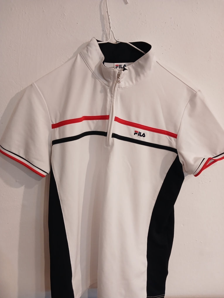 휠라,kyj,루이카스텔 옷각각만원 | 당근 중고거래