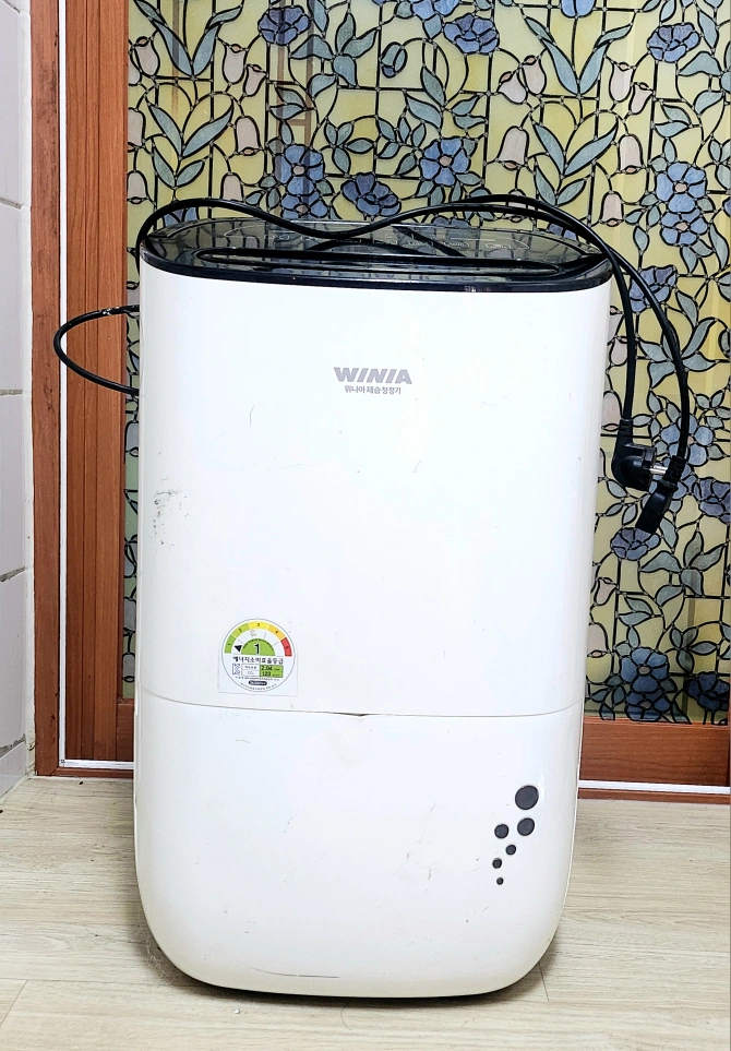 위니아 제습기 (구형) WDH-... | 당근 중고거래