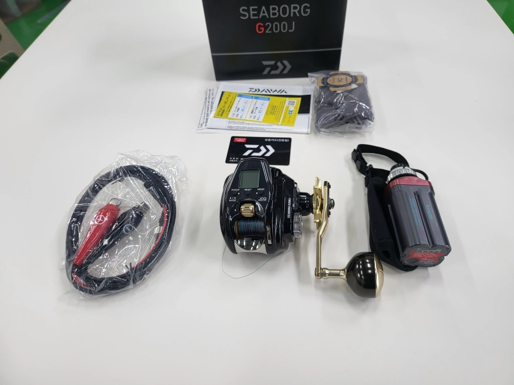 다이와 전동릴 23 시보그 G200J + 방짜베터리 | 사천동 | 스포츠/레저 | 당근 중고거래