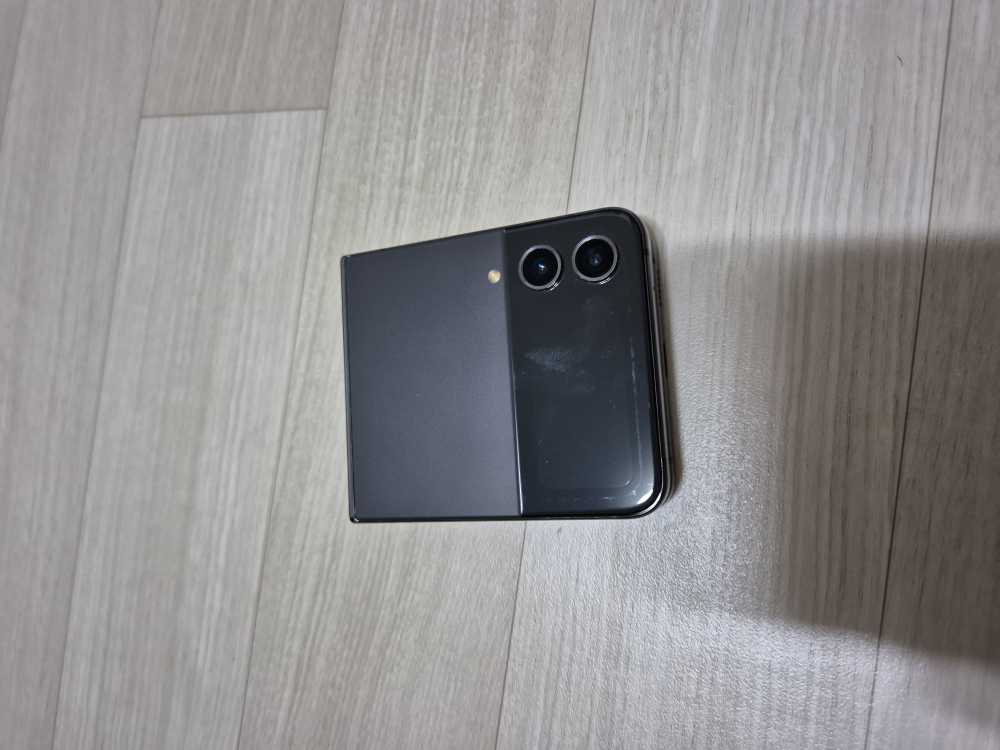 갤럭시 z플립4 256G A+급판매 | 당근 중고거래