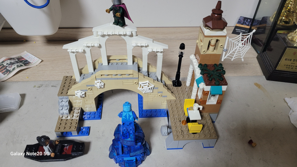 레고 76129 레고 마블 스파이더맨 파프롬 홈 하이 드로맨의 공격 | 취미/게임/음반 | 당근 중고거래